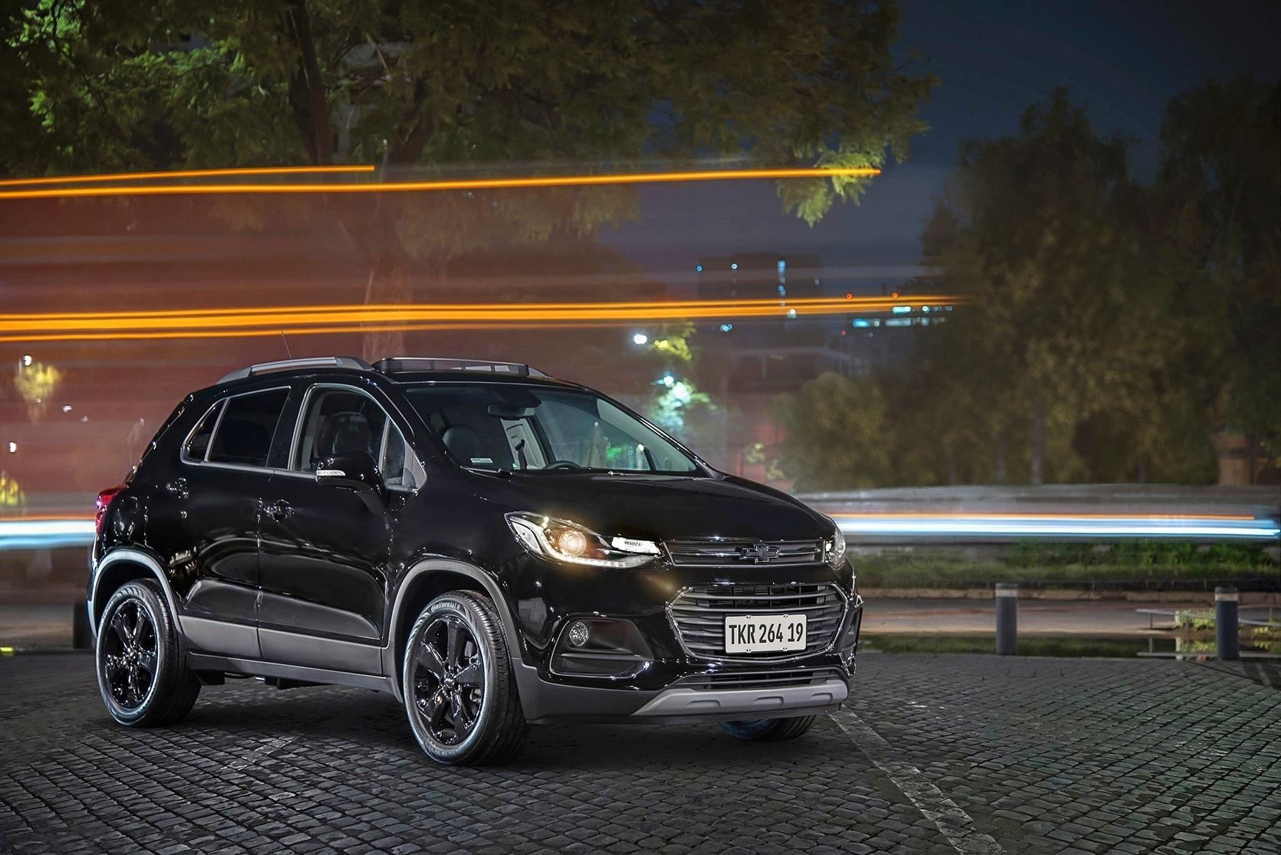 Chevrolet Tracker Midnight traz detalhes pretos e itens da versão Premier