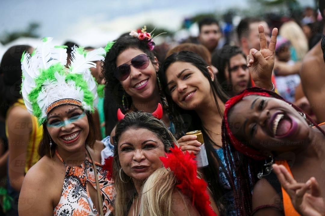 Carnaval 2019: Entre Parintins e SP: Metade da mão de obra das escolas ...