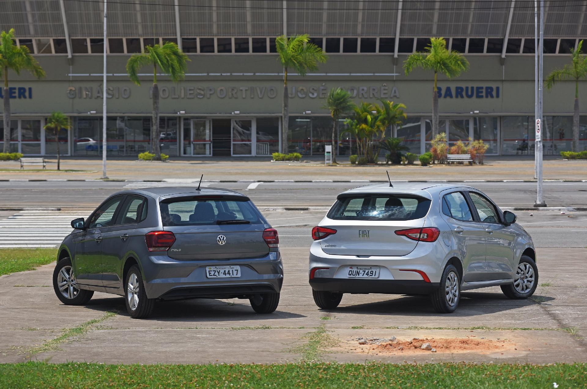 VW Polo x Fiat Argo: qual se sai melhor no duelo de versões básicas