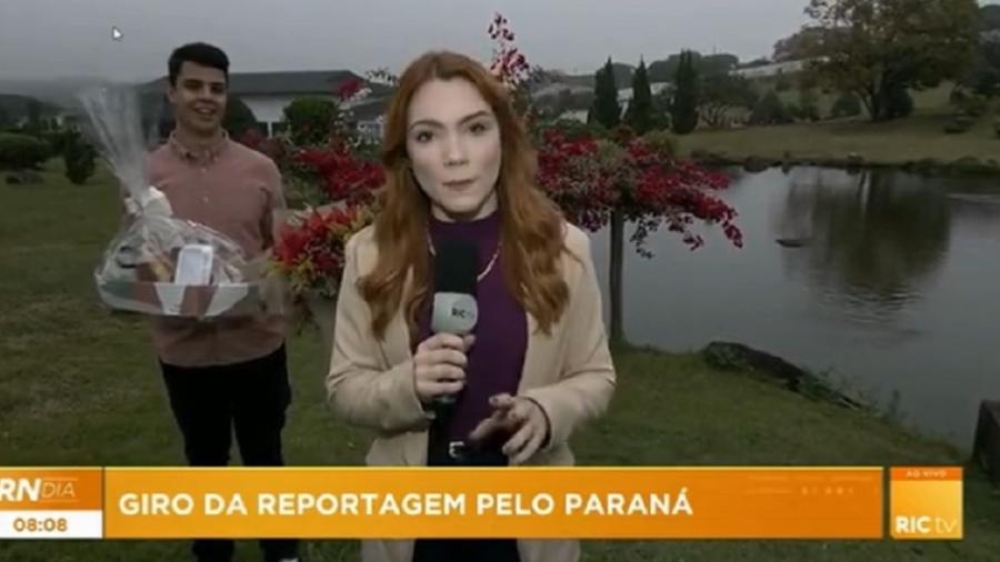 Repórter recebe surpresa ao vivo durante jornal no Dia dos Namorados