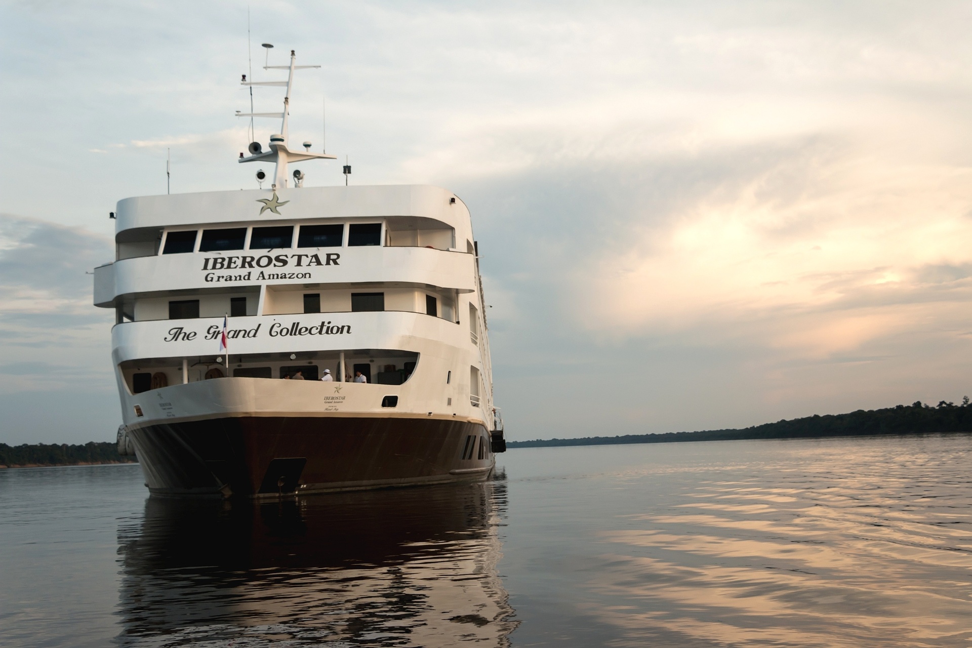 Fotos: Tour pela Amazônia tem encontro de rios, com jacarés e ...
