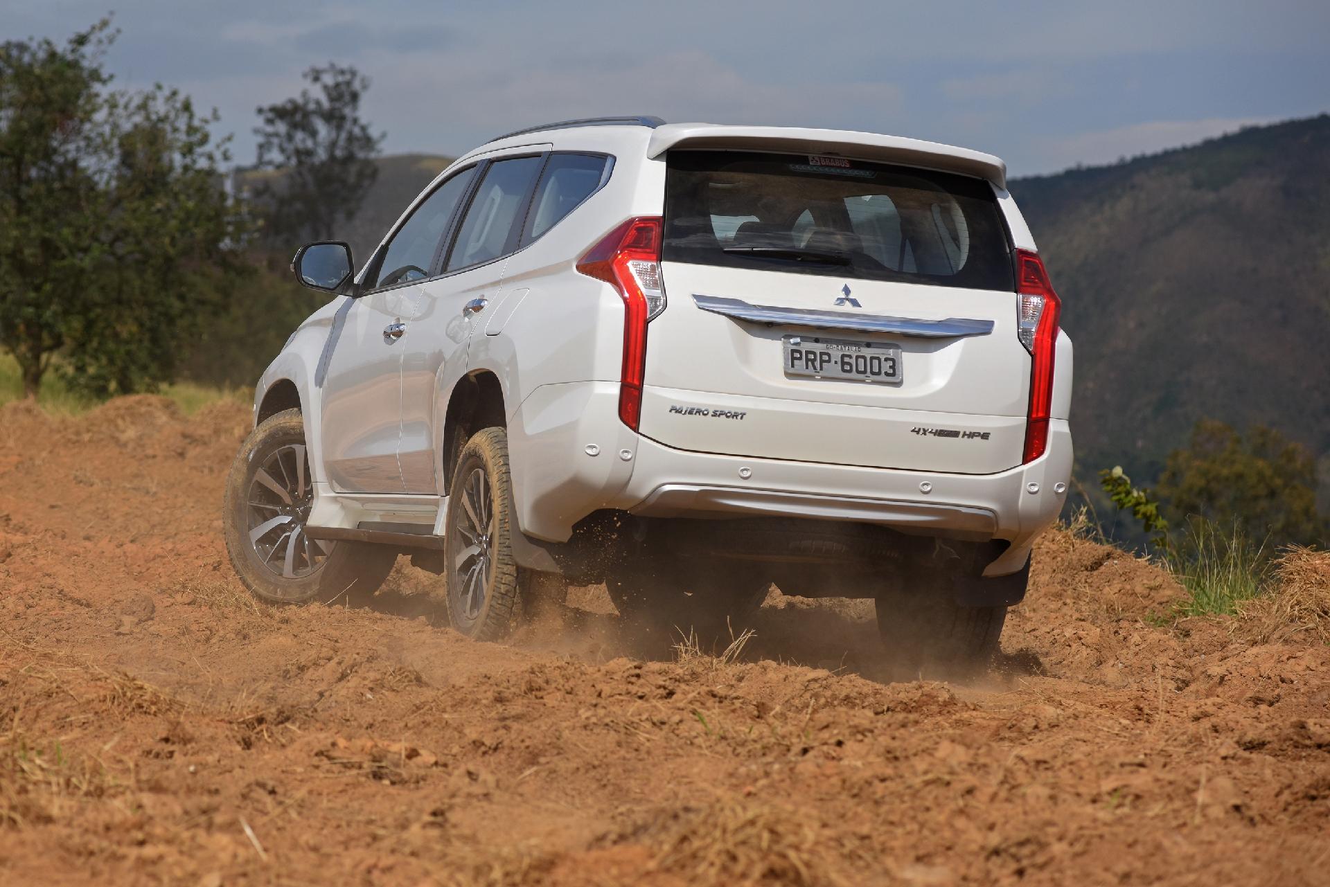 Duelo: Mitsubishi Pajero Sport x Toyota SW4 Diamond