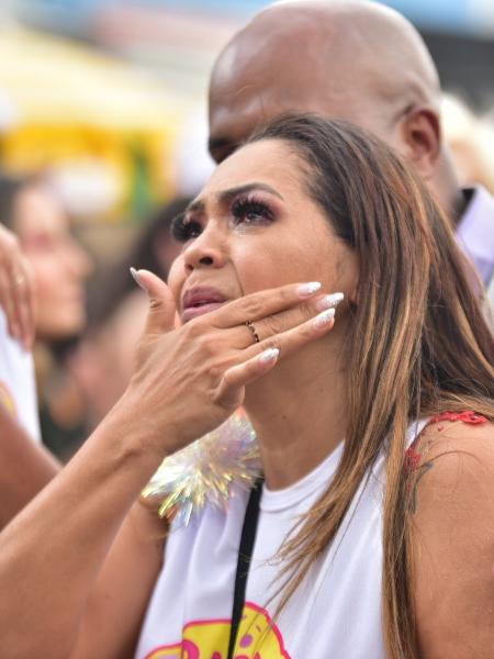 Mãe de Lexa chora com apresentação da filha em trio elétrico em SP - 16 ...