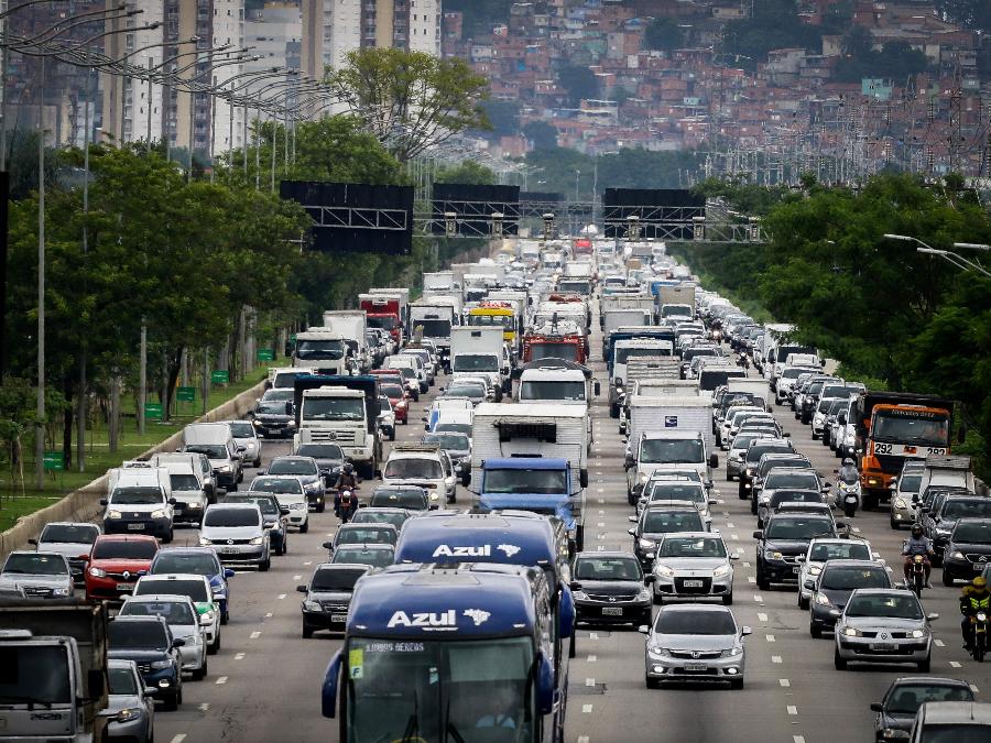 Rodízio em SP: como evitar multas usando apps como Google Maps e Waze