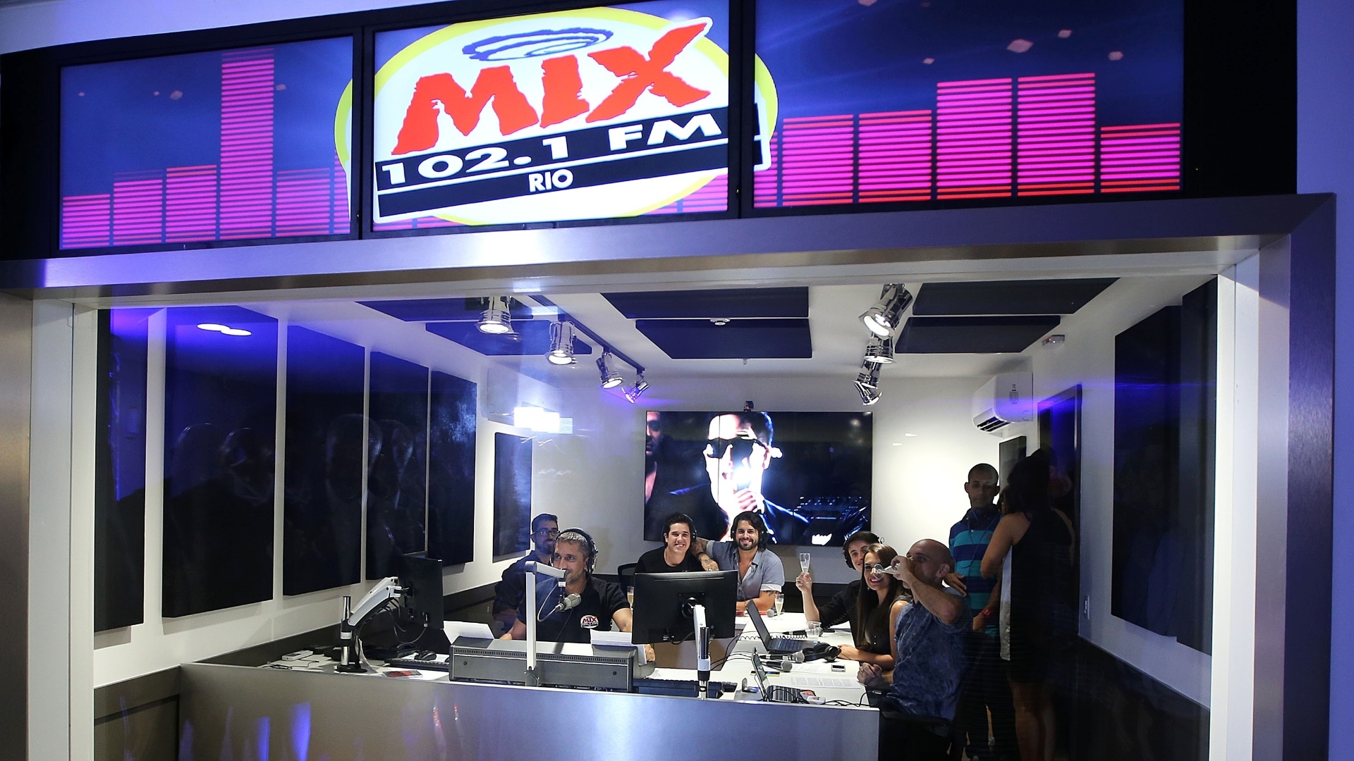 Fotos: Frejat se apresenta em novo espaço cultural do Rio, o FM Hall ...