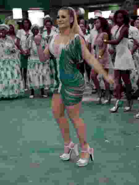 Giselle Prattes, mãe de ator global, é a nova musa da Mocidade ...