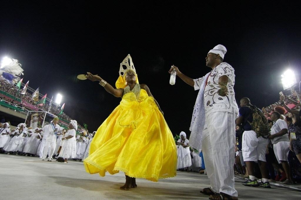 Carnaval 2017: Ato com candomblé, umbanda e catolicismo lava a Sapucaí ...