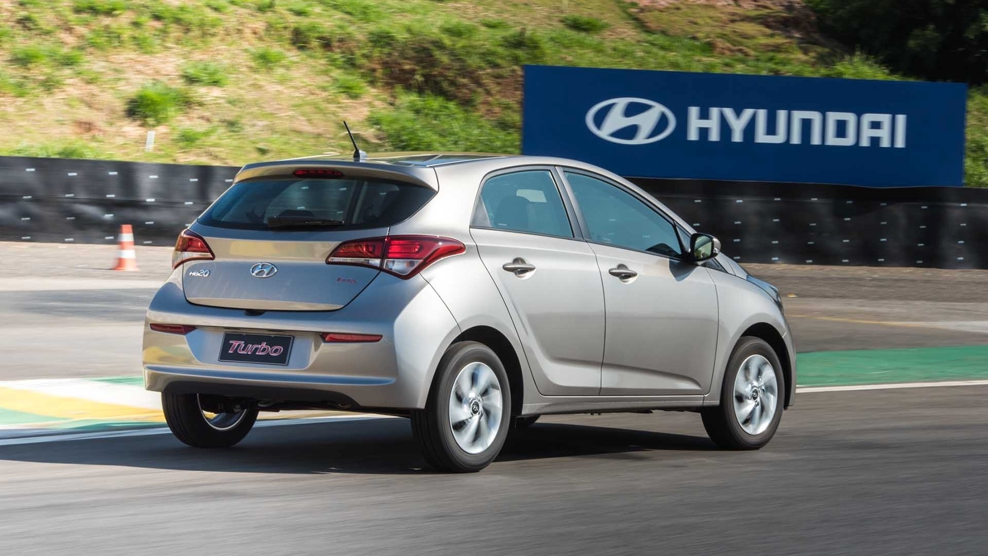 Fotos: Hyundai HB20 Turbo 2017 - 13/04/2016 - UOL Carros