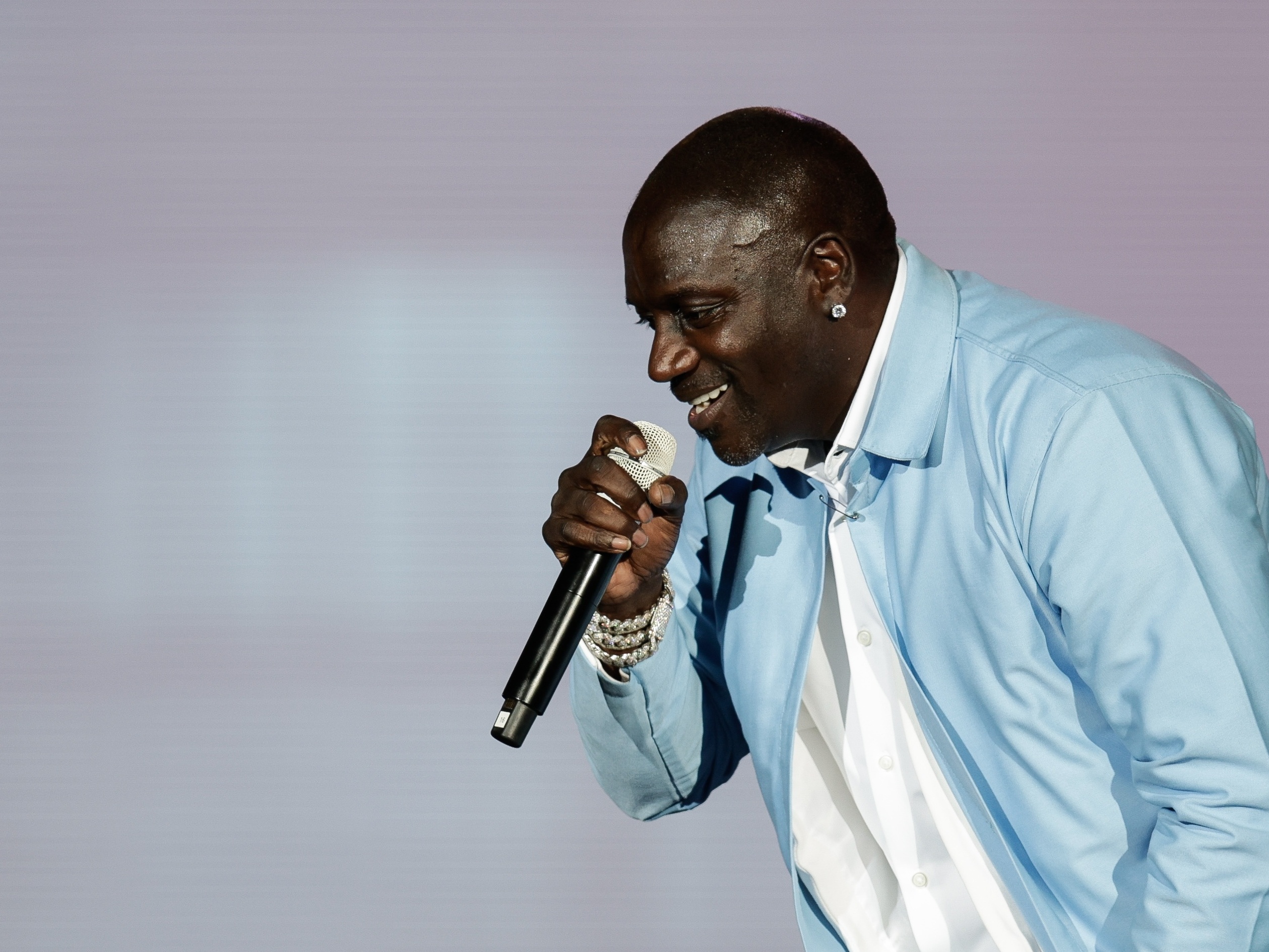 Akon Condenado Luxo Akon Nega Acusações De Estupro E Processa