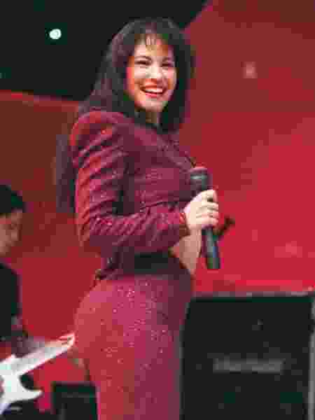 Vida da cantora Selena vai virar série na Netflix; veja teaser ...
