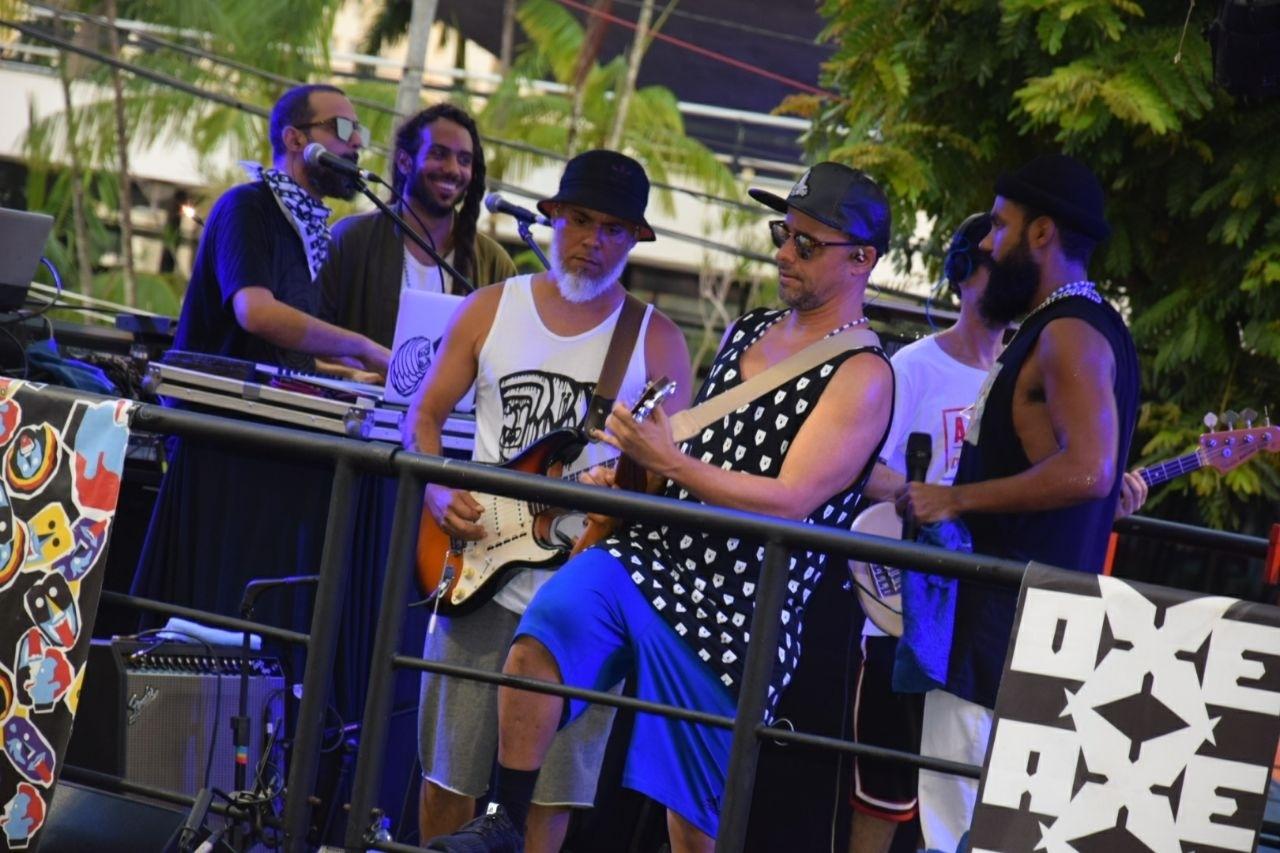 Fotos: Baiana System no Carnaval de Salvador faz trio sem cordas no ...