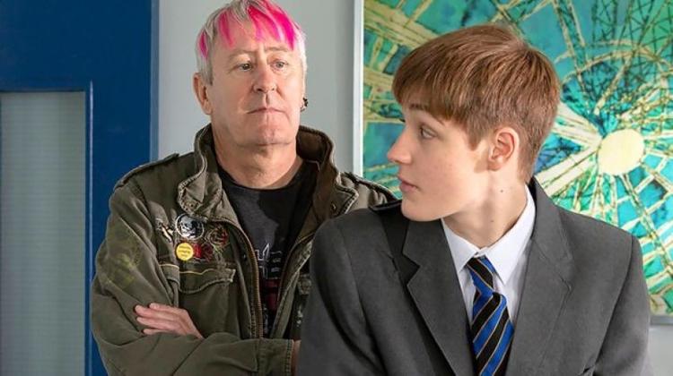 Archie Lyndhurst: morre astro teen da TV britânica, aos 19 anos