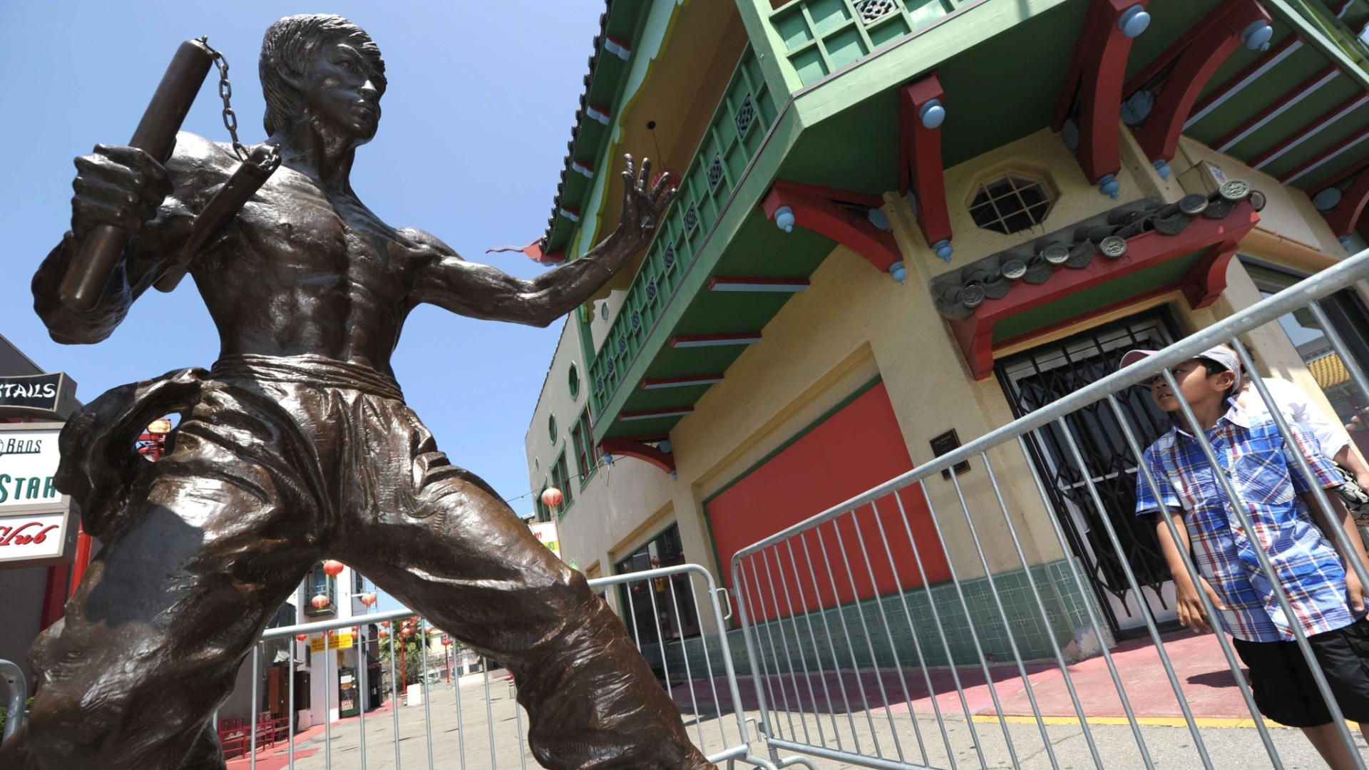 Fotos: Estátua de Bruce Lee em Los Angeles - 17/06/2013 - UOL ...
