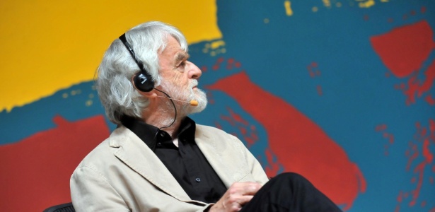 Na Flip, T.J. Clark sugere que brasileiros rejeitem a Copa do Mundo ...