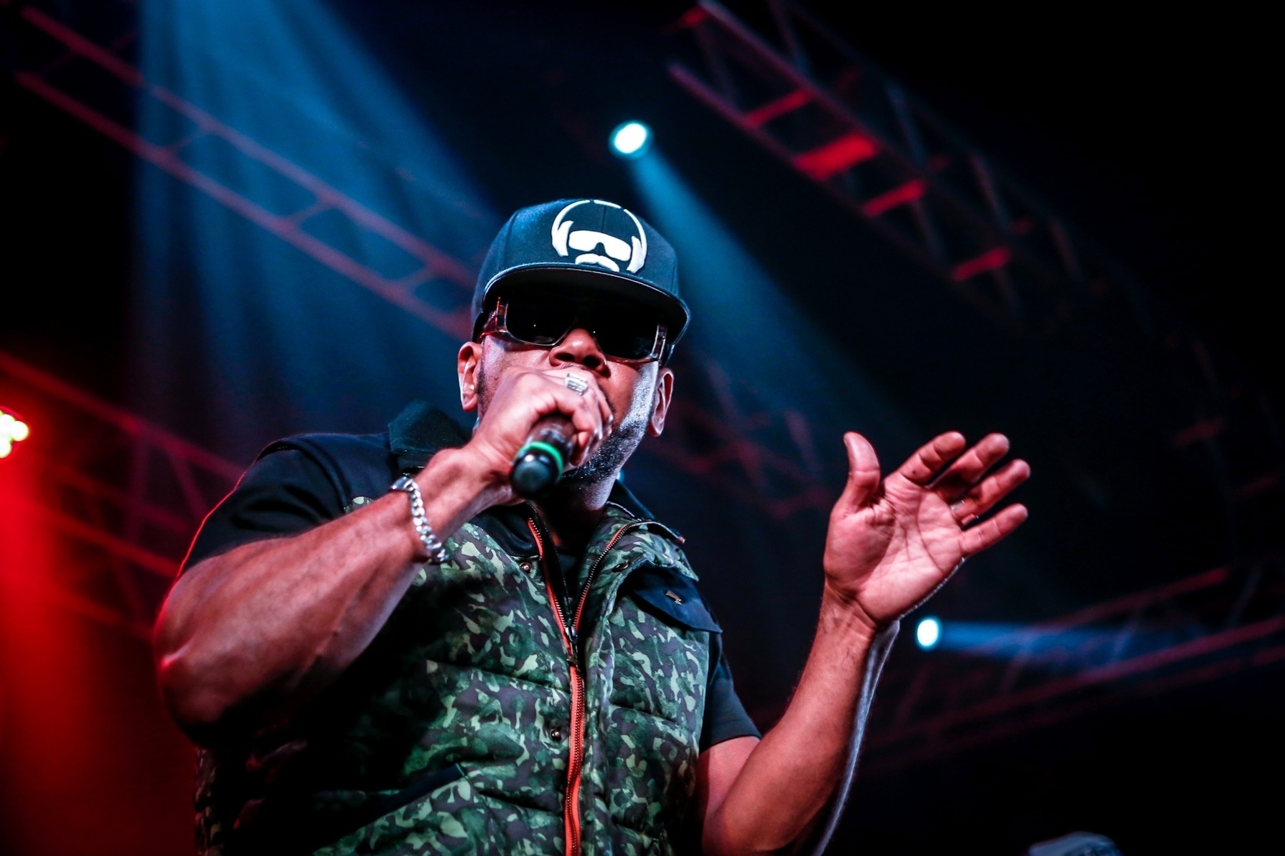 Fotos: Edi Rock, do Racionais MC's, lança álbum com casa lotada em São ...