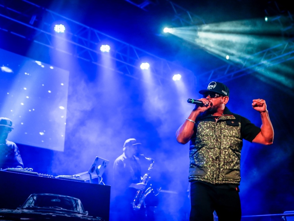 Fotos: Edi Rock, do Racionais MC's, lança álbum com casa lotada em São ...
