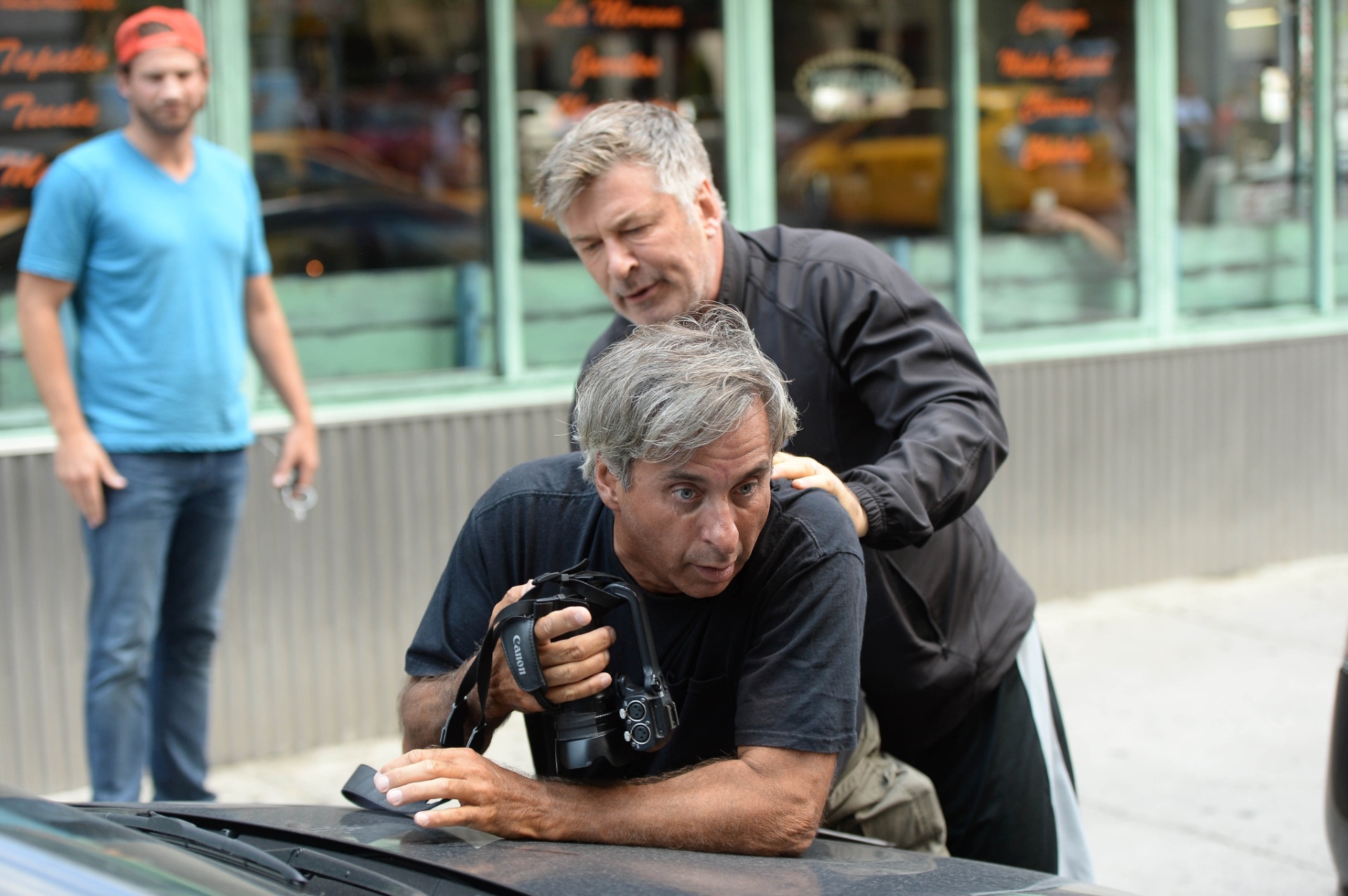 Artistas se descontrolam com o assédio dos paparazzi - Fotos - UOL TV e ...