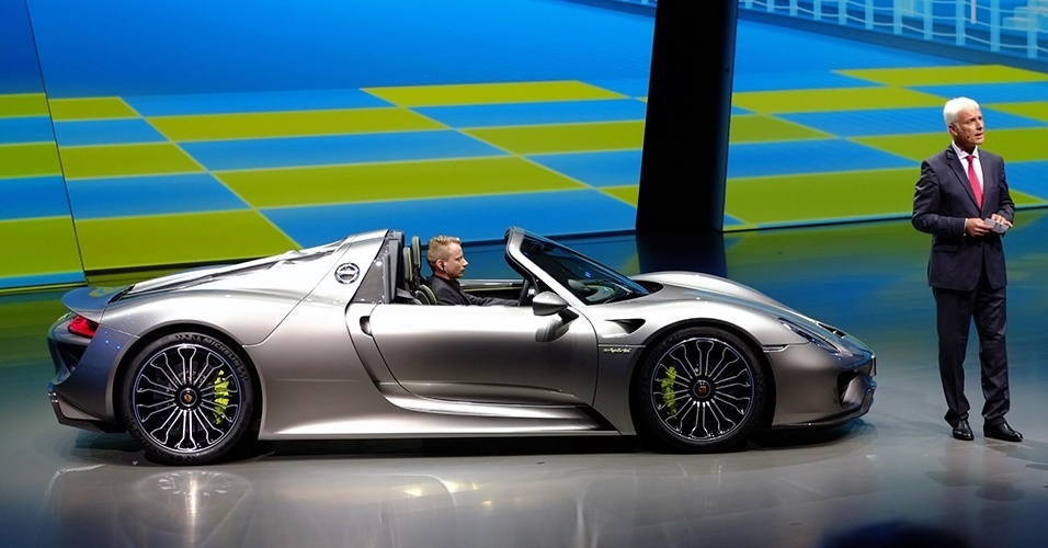 Elegant Paul Walker Porsche 918 Gallery