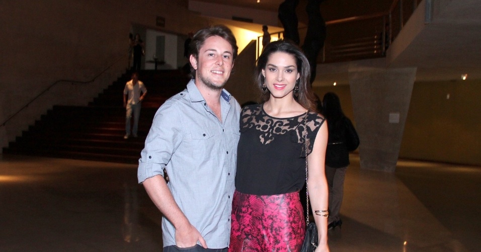 Famosos prestigiam estreia de espetáculo de dança - Fotos - UOL TV e ...