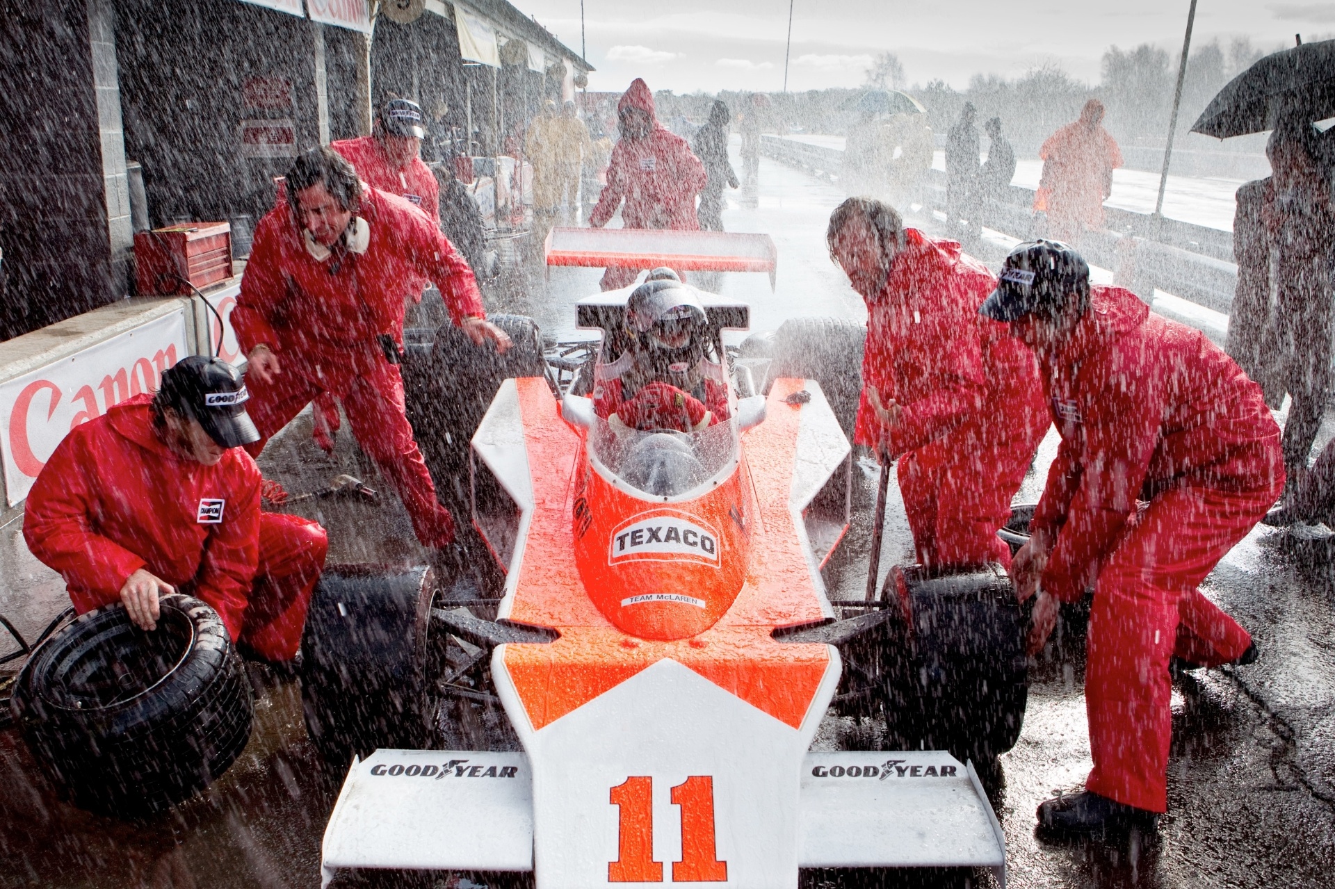 Pôster de filme sobre os pilotos James Hunt e Niki Lauda é divulgado ...