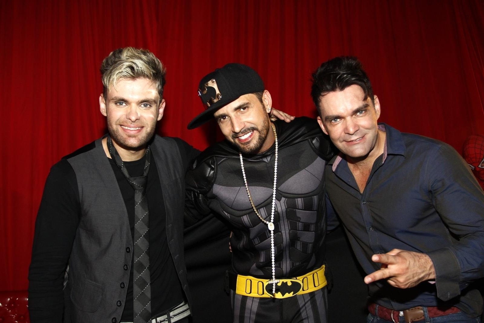 Fotos: Latino se veste de Batman em gravação de clipe - 25/10/2013 ...