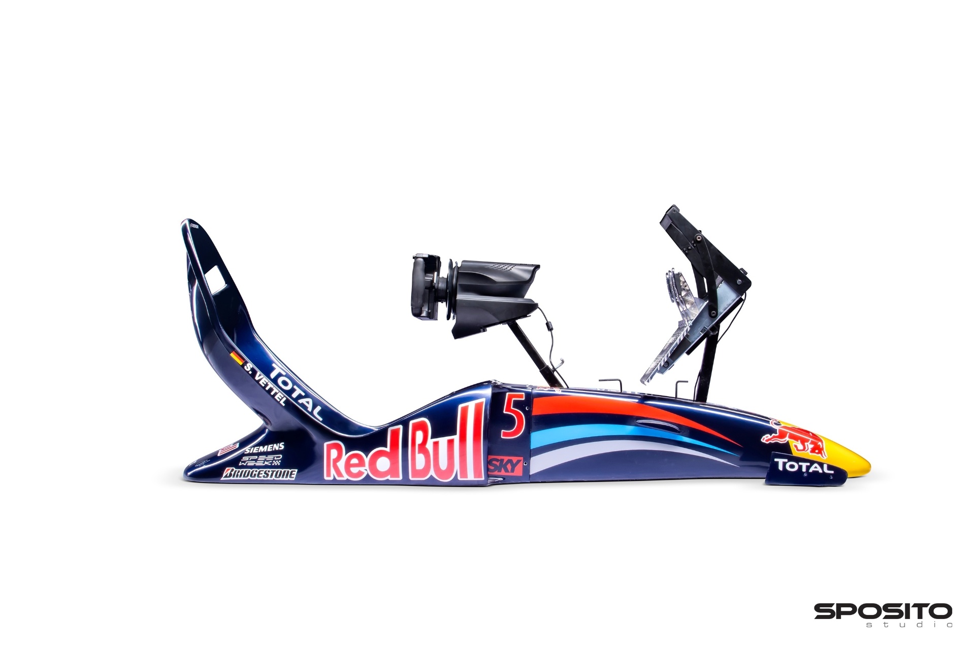 Fotos: Cockpit de F1 para games - 08/04/2014 - UOL Start
