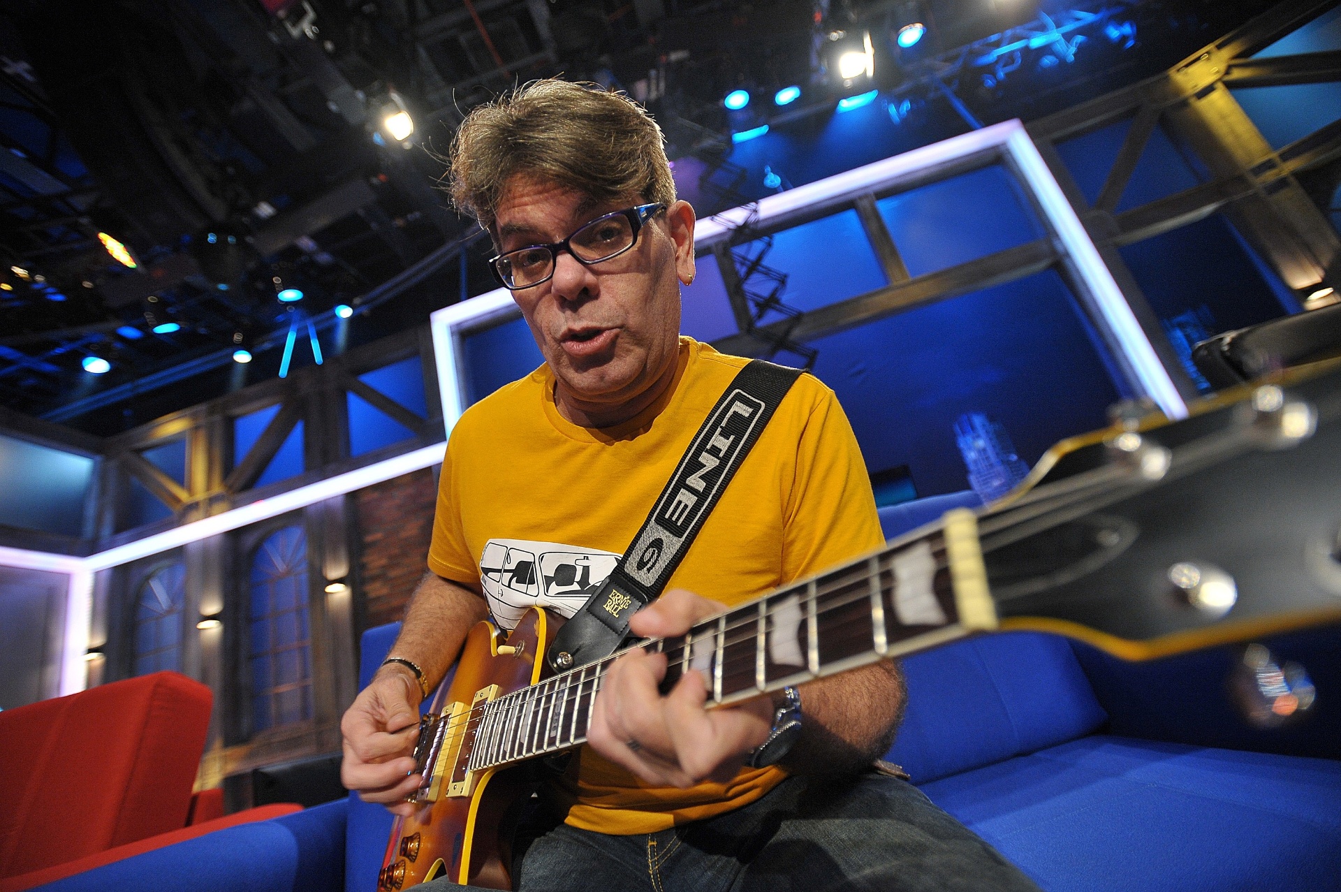 Fotos: Roger do "Ultraje a Rigor" nos bastidores do "The Noite" - 09/04 ...