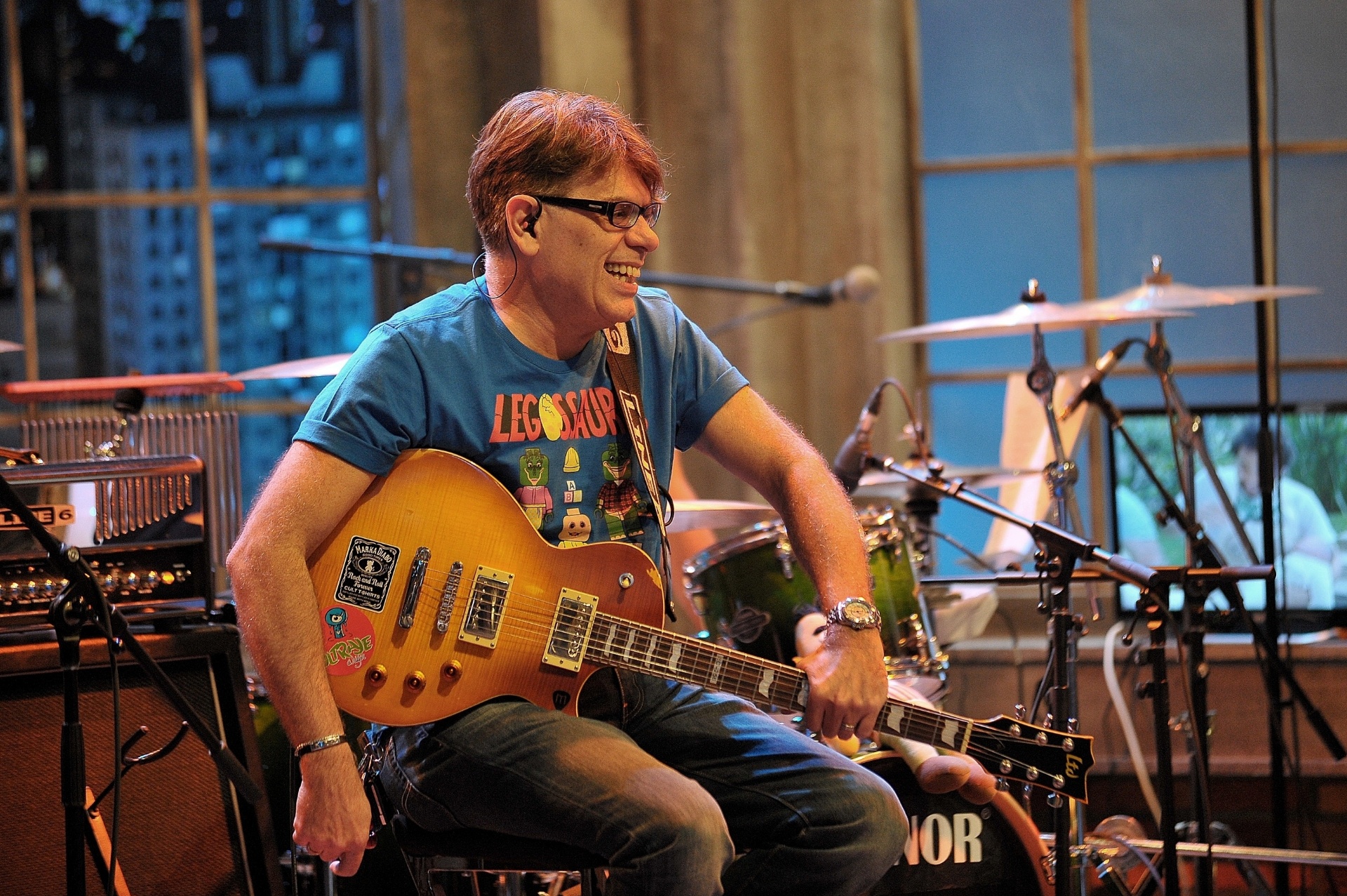 Fotos: Roger do "Ultraje a Rigor" nos bastidores do "The Noite" - 09/04 ...