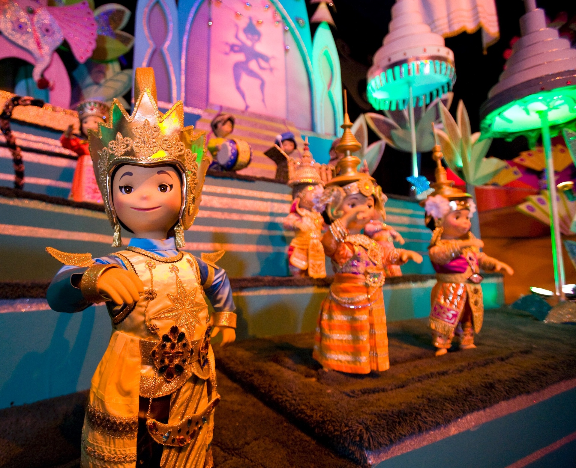 "It's a Small World" completa 50 anos; veja curiosidades - Fotos - UOL ...