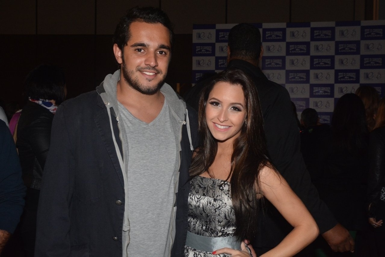 Fotos: Confira a trajetória da atriz Carla Diaz - 27/11/2017 - BOL BOL