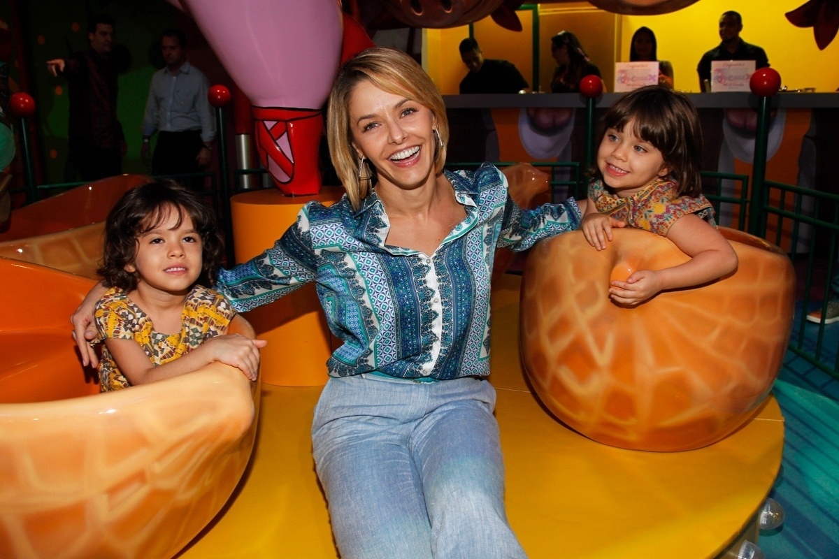 Bianca Rinaldi - Fotos - UOL TV e Famosos