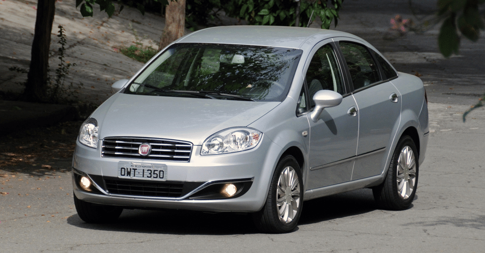 Fiat Linea Essence com câmbio manual é "carro neutro" por R$ 55.850 ...