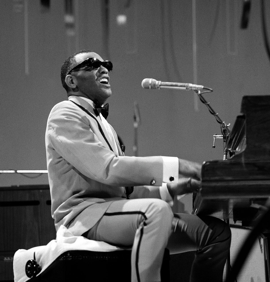 Fotos: 10 anos sem Ray Charles: Conheça dez hits do inventor do soul ...