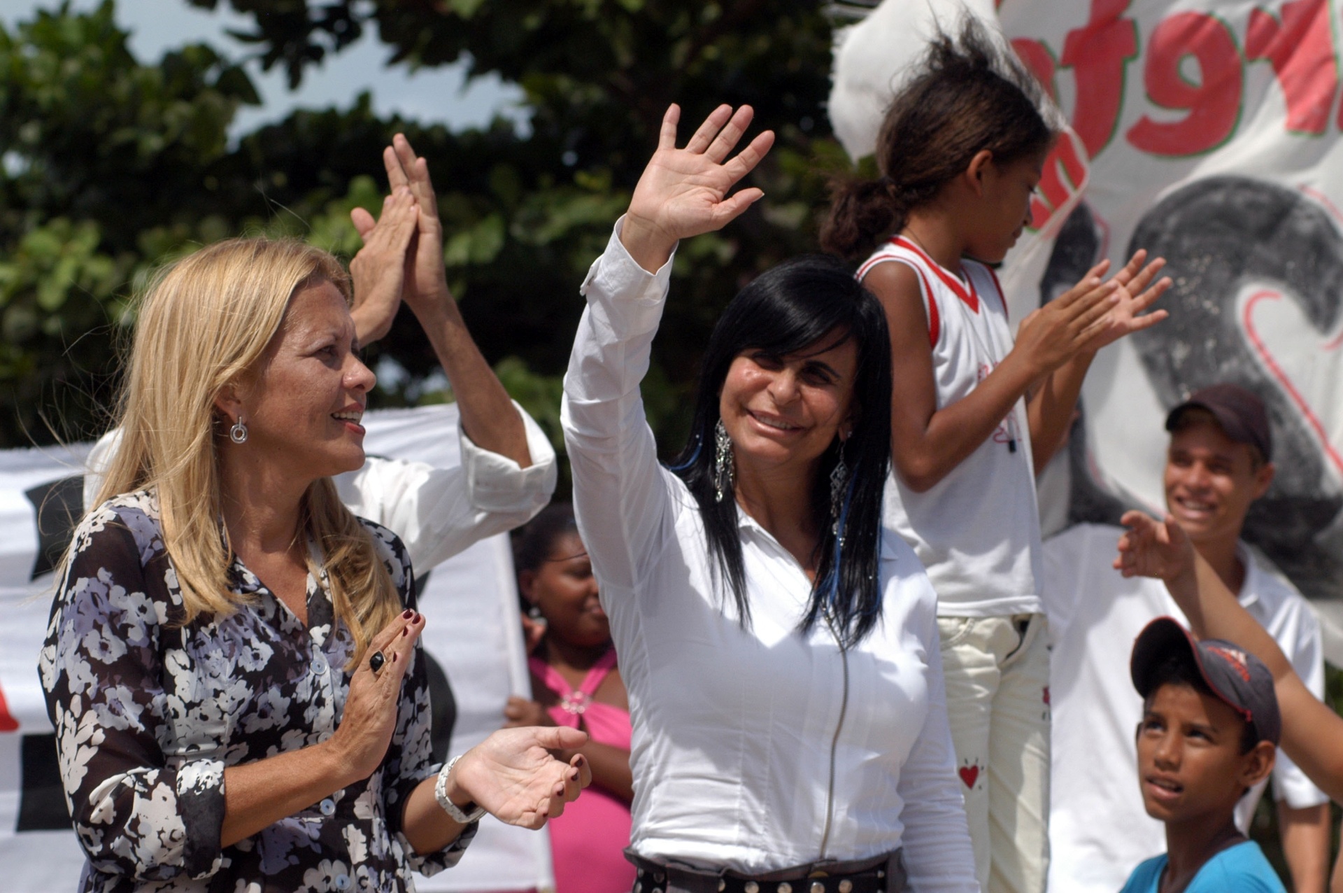 Veja imagens da vida e da carreira da dançarina Gretchen - Fotos - UOL ...
