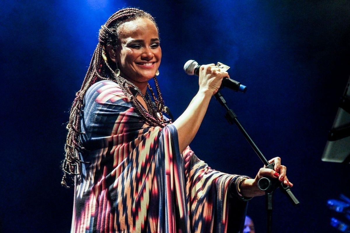 Fotos: Jair Oliveira e Luciana Mello fazem show em homenagem a Jair ...