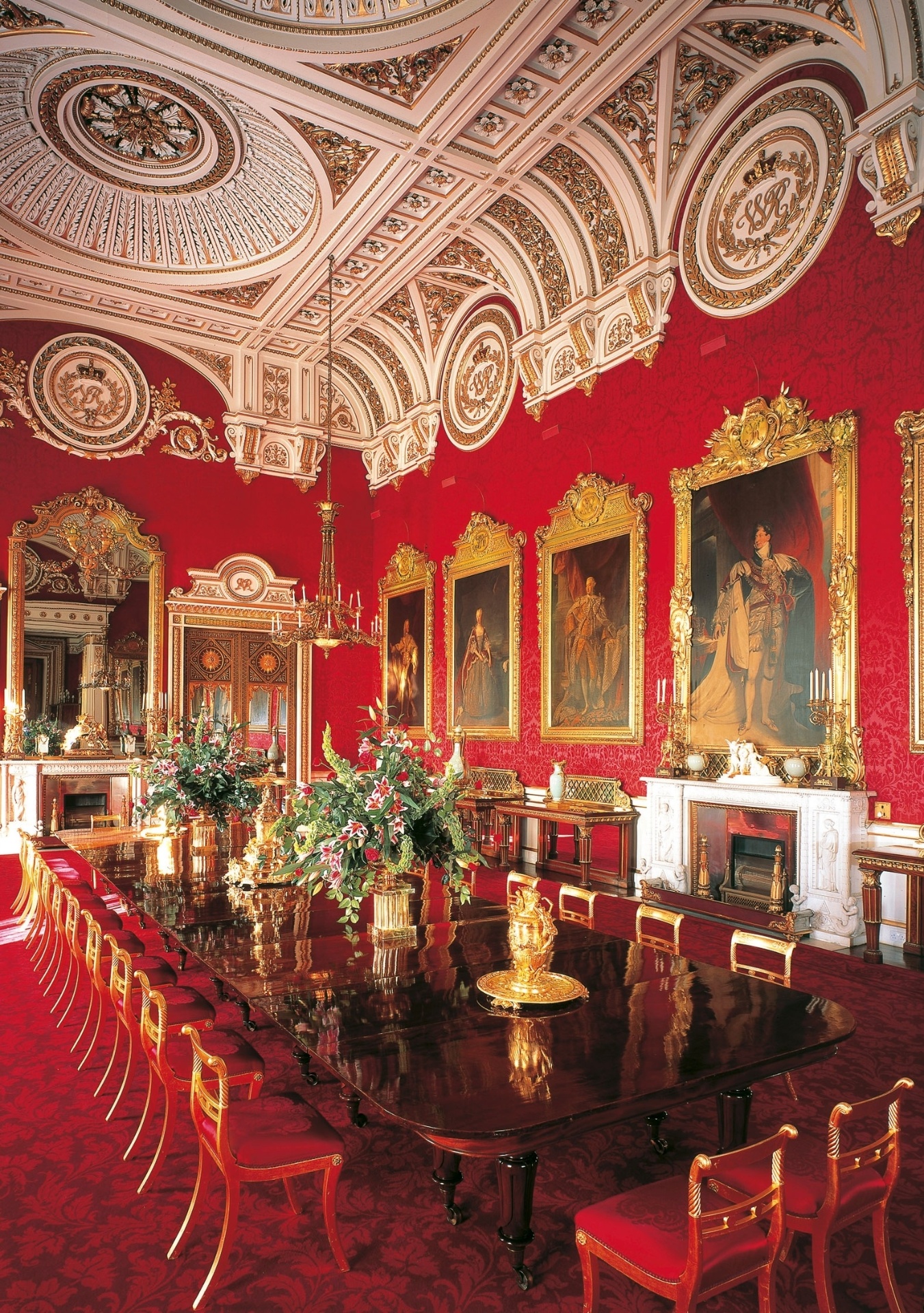 Fotos: Conheça o Palácio de Buckingham e objetos da família real em ...