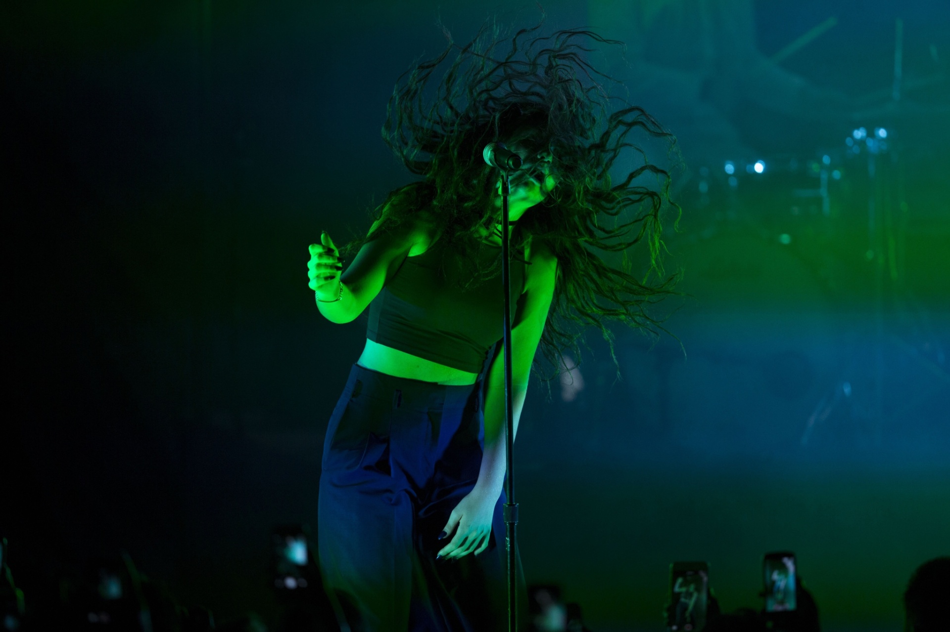 Fotos: Lorde: Caras, bocas e seu poderoso bate-cabelo - 08/10/2014 ...