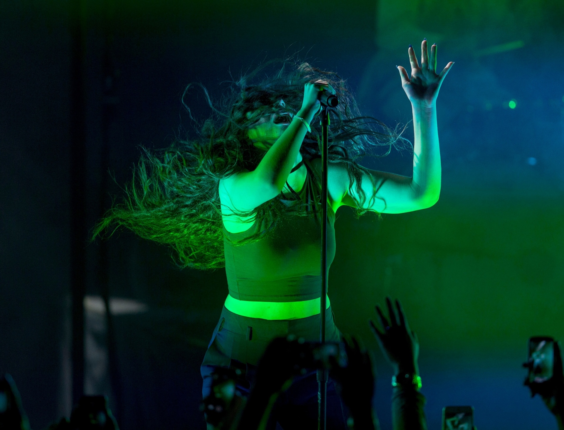 Fotos: Lorde: Caras, bocas e seu poderoso bate-cabelo - 08/10/2014 ...