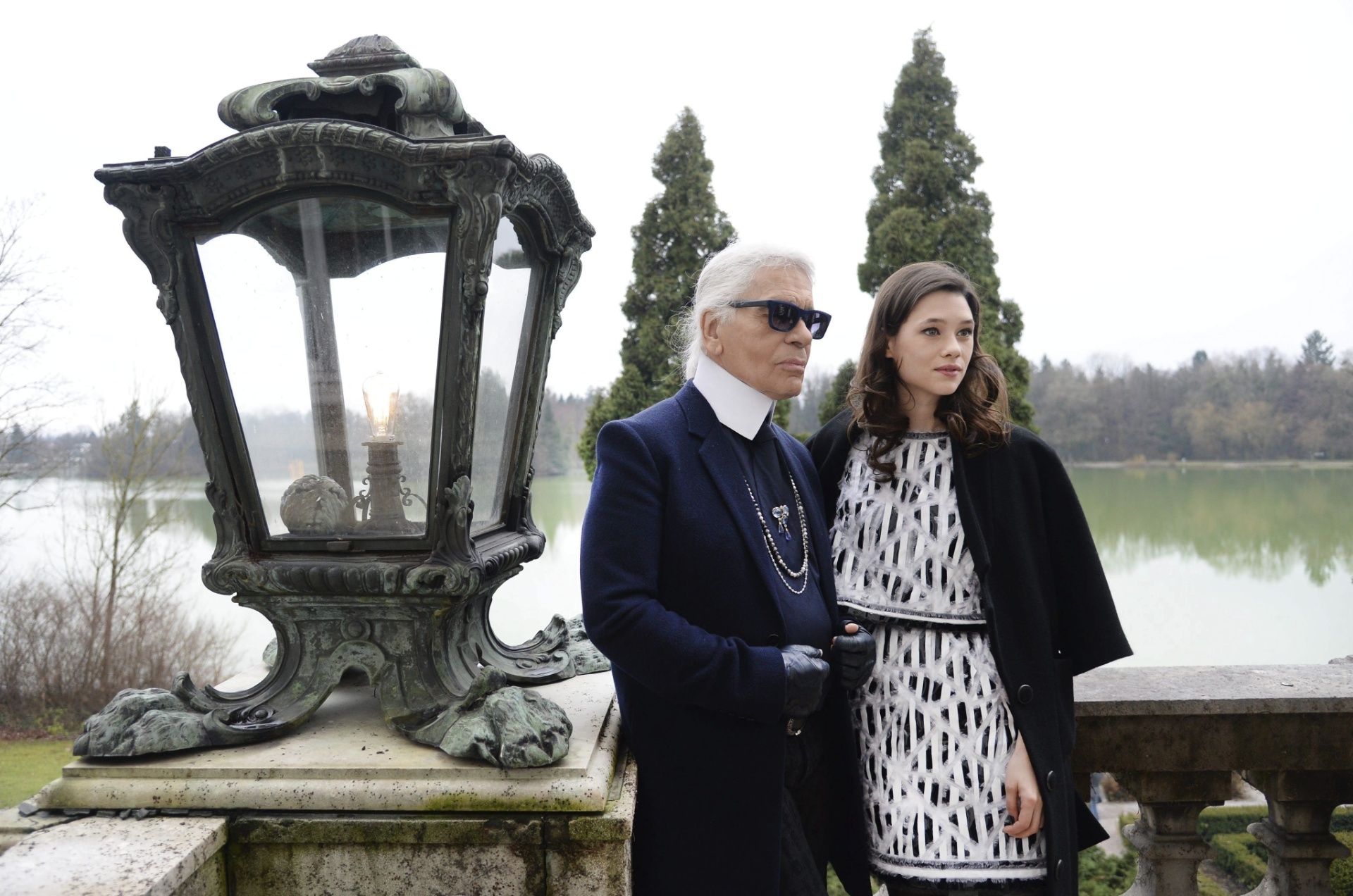 Chanel compete com desfile da Victoria's Secret e exibe coleção na ...