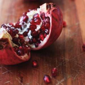 Plante romã, tenha fruta fresca e atraia a prosperidade durante todo o ...