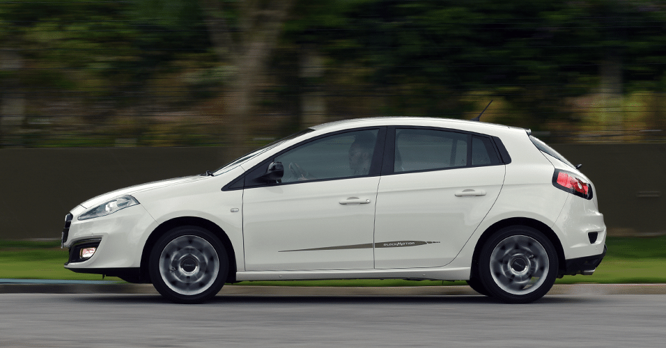 Fotos: Fiat Bravo 2016 mostra novo recheio com versão Blackmotion - 05 ...