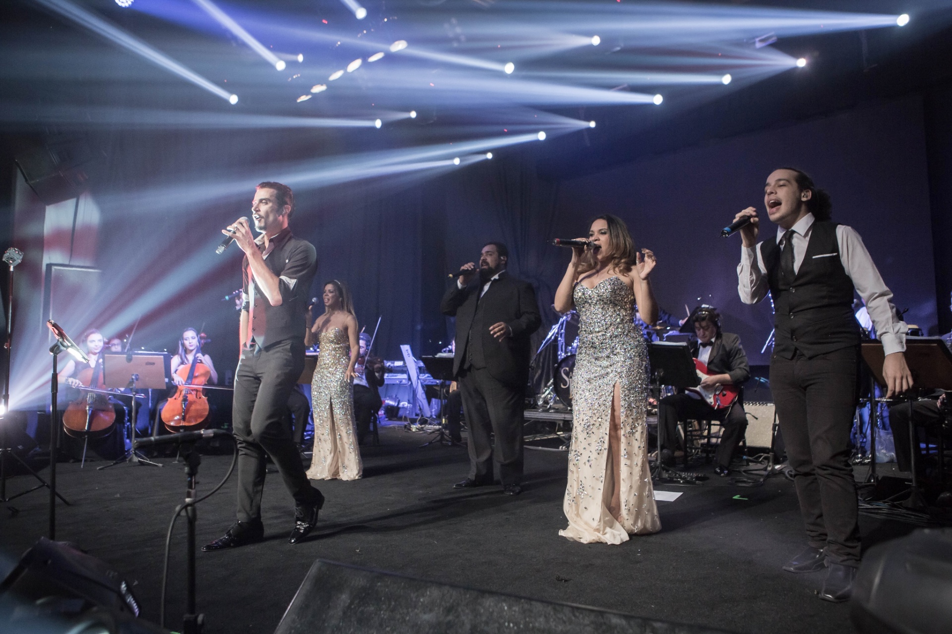 Fotos: A banda de baile Samy's Band se apresenta em um casamento - 03 ...