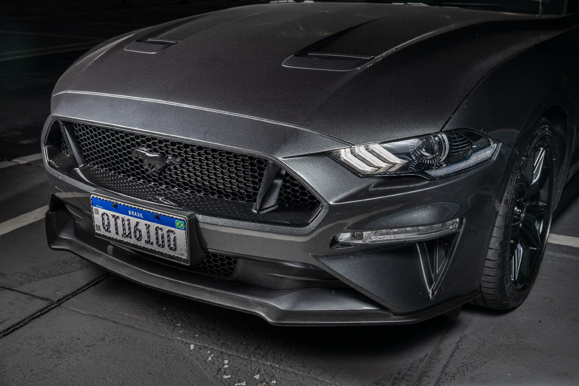 Testamos: Mustang Black Shadow alia visual sombrio com emoção dos 466 cv