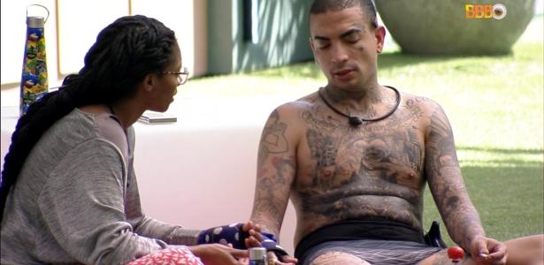 BBB 23: Guimê e Tina combinam indicação em dupla: 'Tem limite'