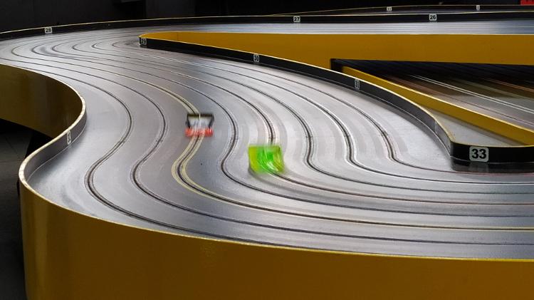 Autorama: hobby tem semelhanças com automobilismo e clima de nostalgia