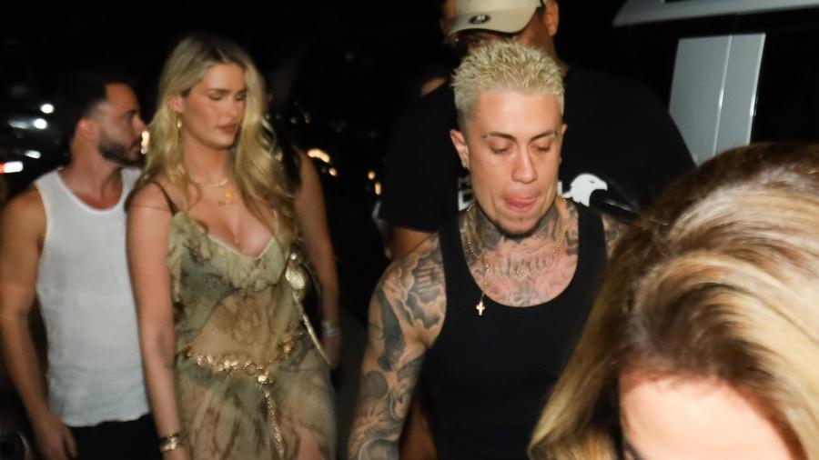 Casal assumido? Yasmin Brunet e MC Daniel chegam juntos em evento