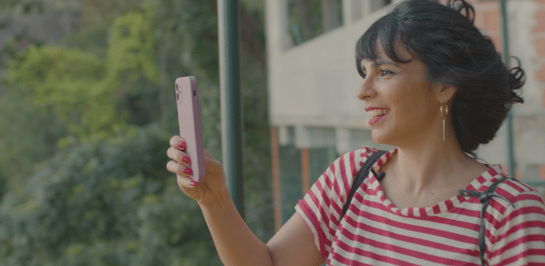 Maria Ribeiro encontra famosos e ouve segredos em 'Maria vai com os ...