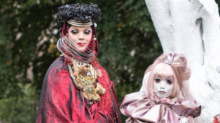 Minori: a 'obra de arte viva' que inventou um novo estilo de moda no ...
