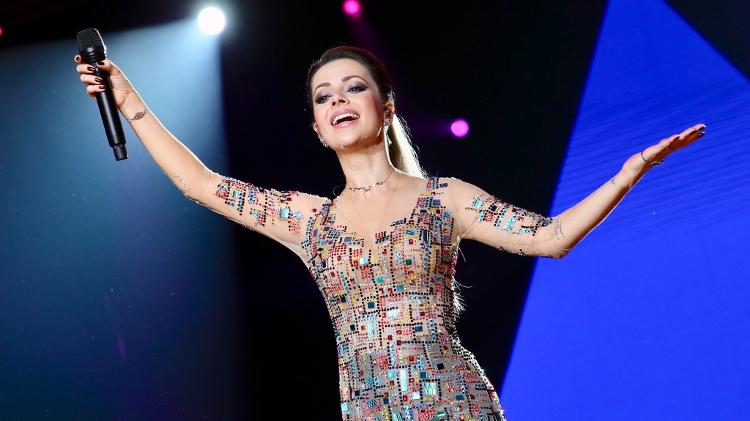 Figurinista revela detalhes de looks de Sandy para turnê "Nossa ...