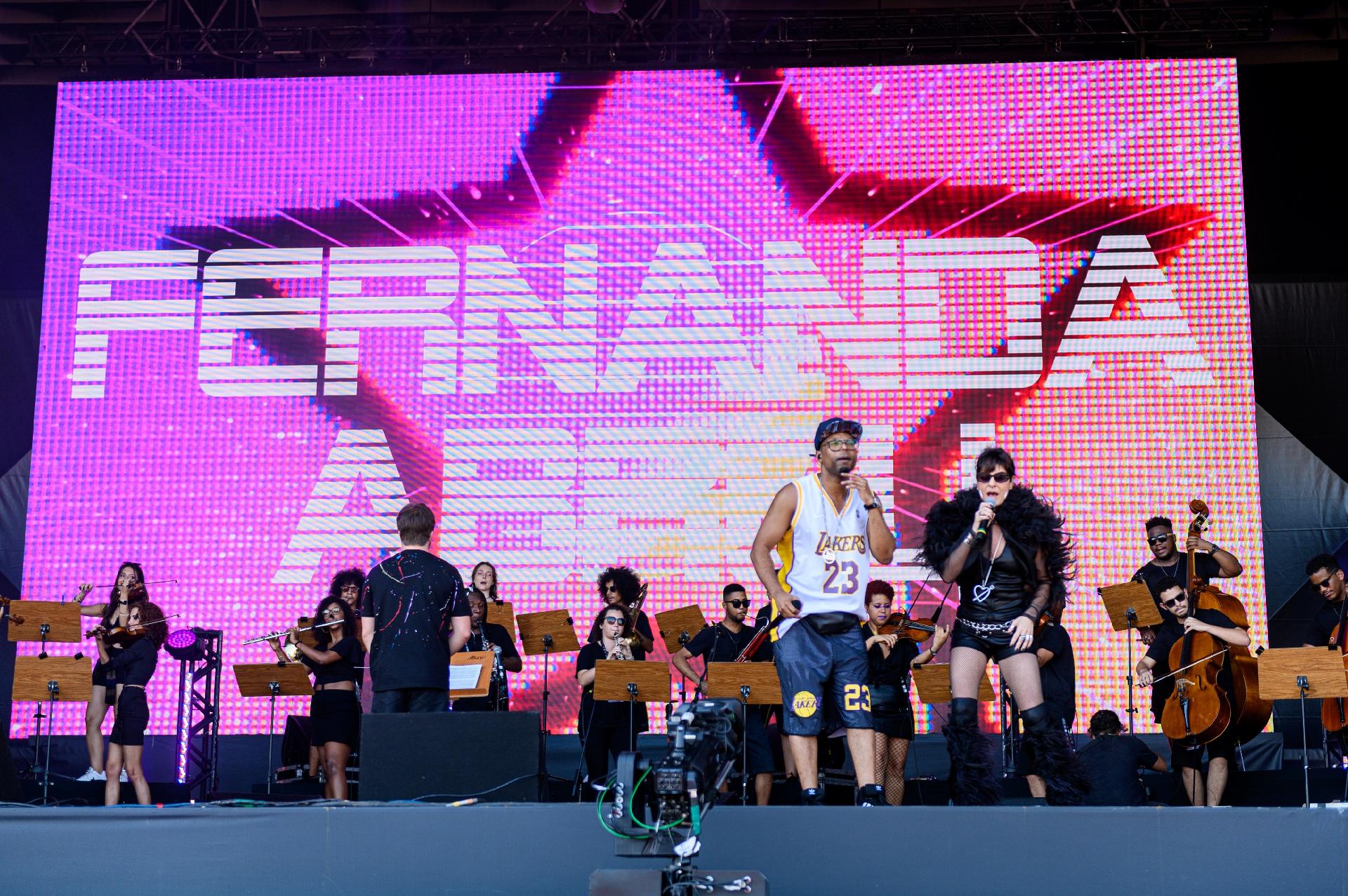 Repórter do Multishow se emociona ao final de show de funk no Rock in ...